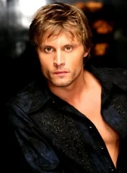 Shane McGrath | Moda na sukces Wiki | Fandom