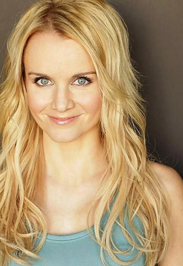 Kate Reinders | Modern Family Wiki | Fandom
