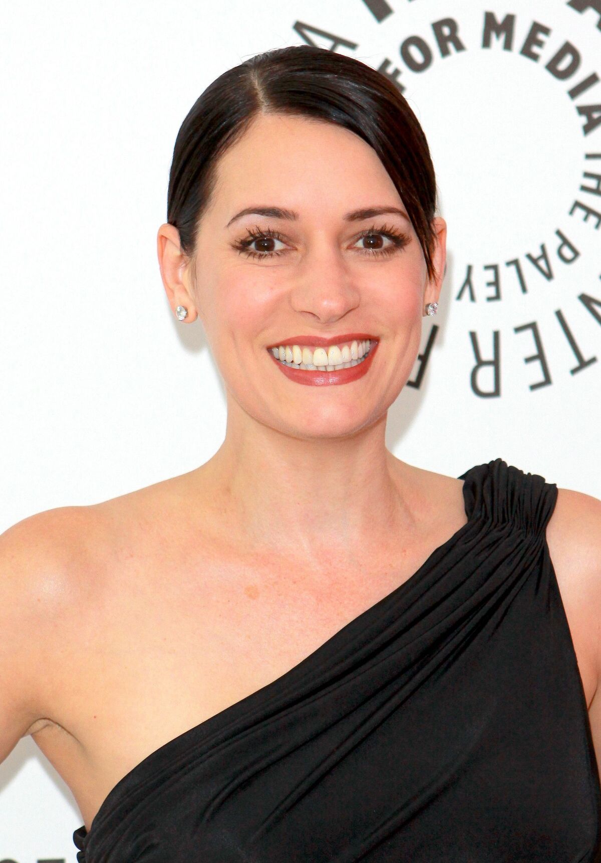 Paget Brewster Modern Family