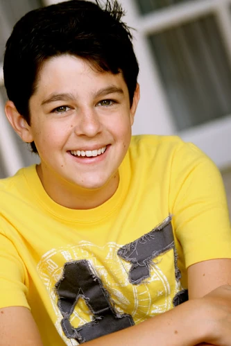 Aaron Sanders | Modern Family Wiki | Fandom