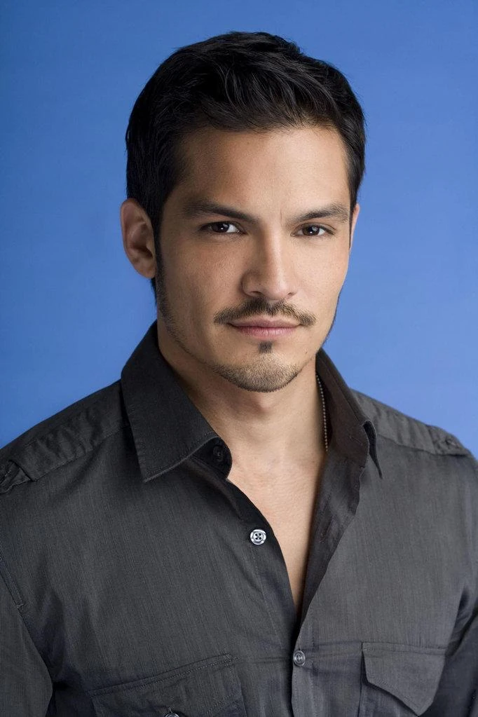 Nicholas Gonzalez | Modern Family Wiki | Fandom