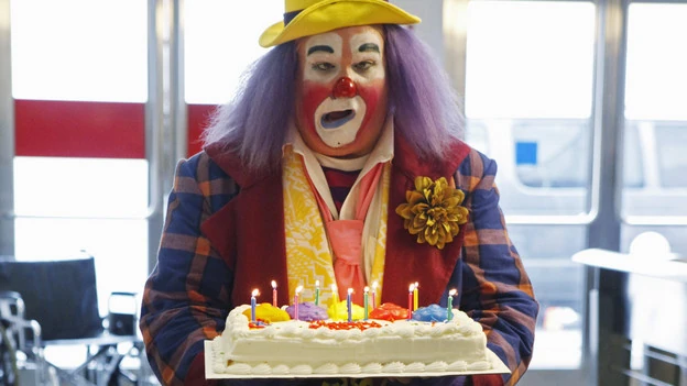 Fizbo ist wieder da! | Modern Family Wiki | Fandom