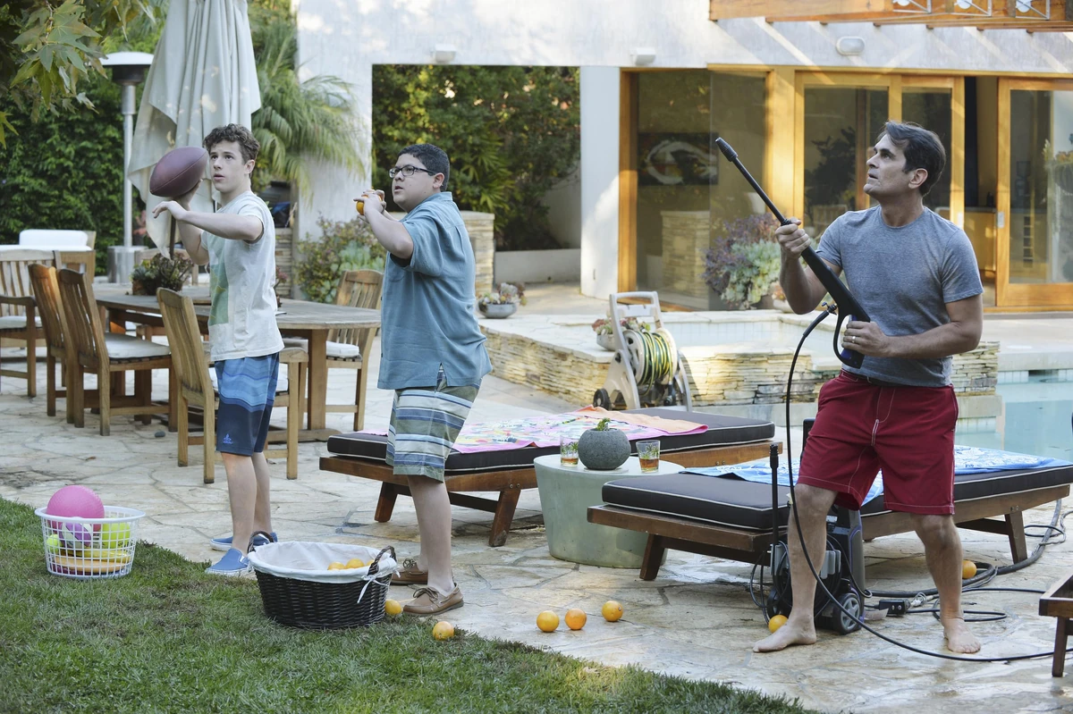 Closet? You'll Love It! | Modern Family Wiki | Fandom