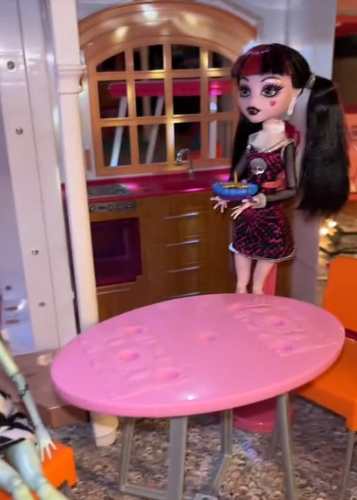 An Important Location | Monster High Stories Wiki | Fandom