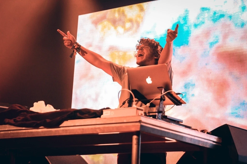 gladde paling | Monstercat Wiki | Fandom