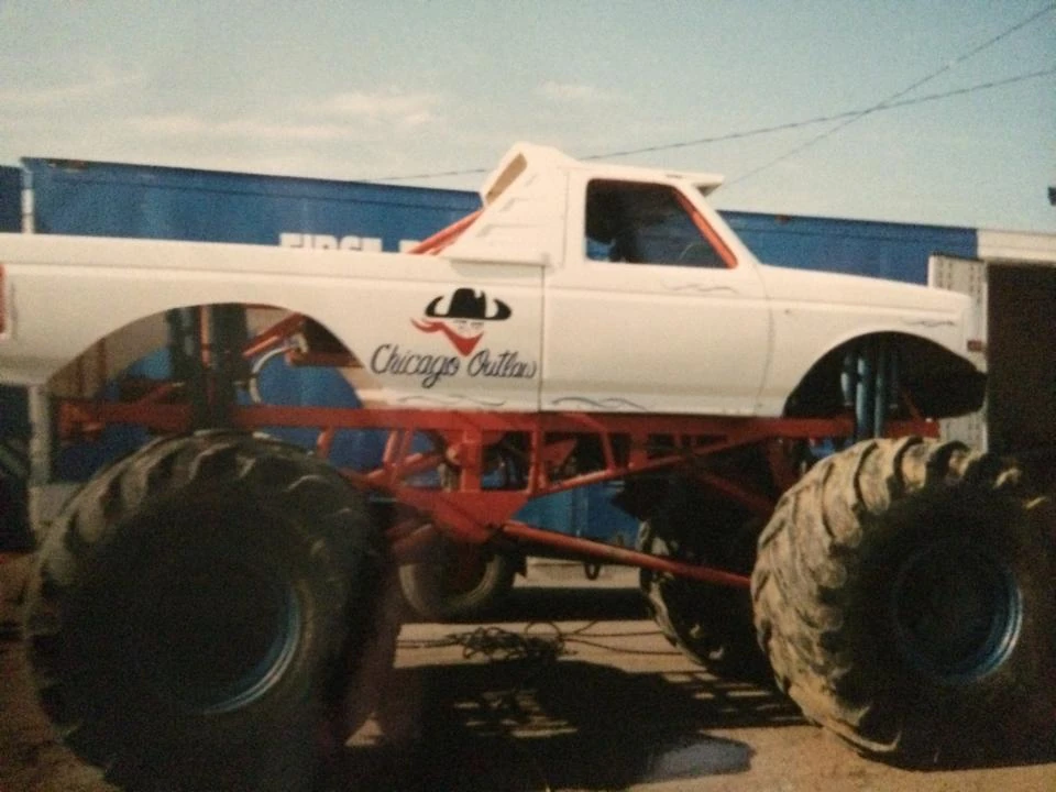 Chicago Outlaw | Monster Trucks Wiki | Fandom