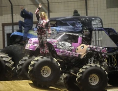 Demolition Diva | Monster Trucks Wiki | Fandom