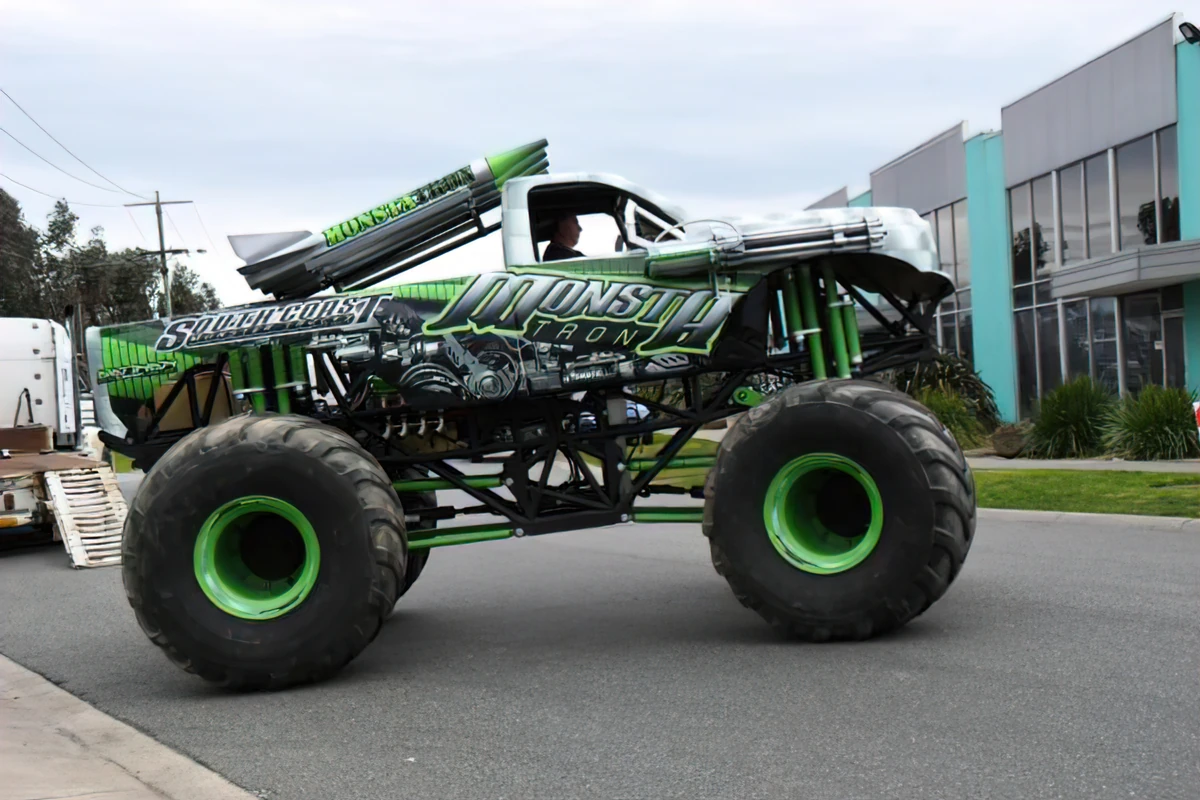 MonstaTron | Monster Trucks Wiki | Fandom