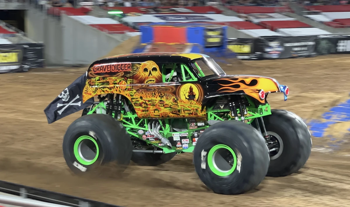 Grave Digger Fire & Ice | Monster Trucks Wiki | Fandom
