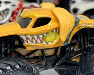 Monster Mutt Golden | Monster Trucks Wiki | Fandom