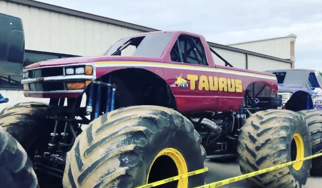 Taurus (Vaters) | Monster Trucks Wiki | Fandom