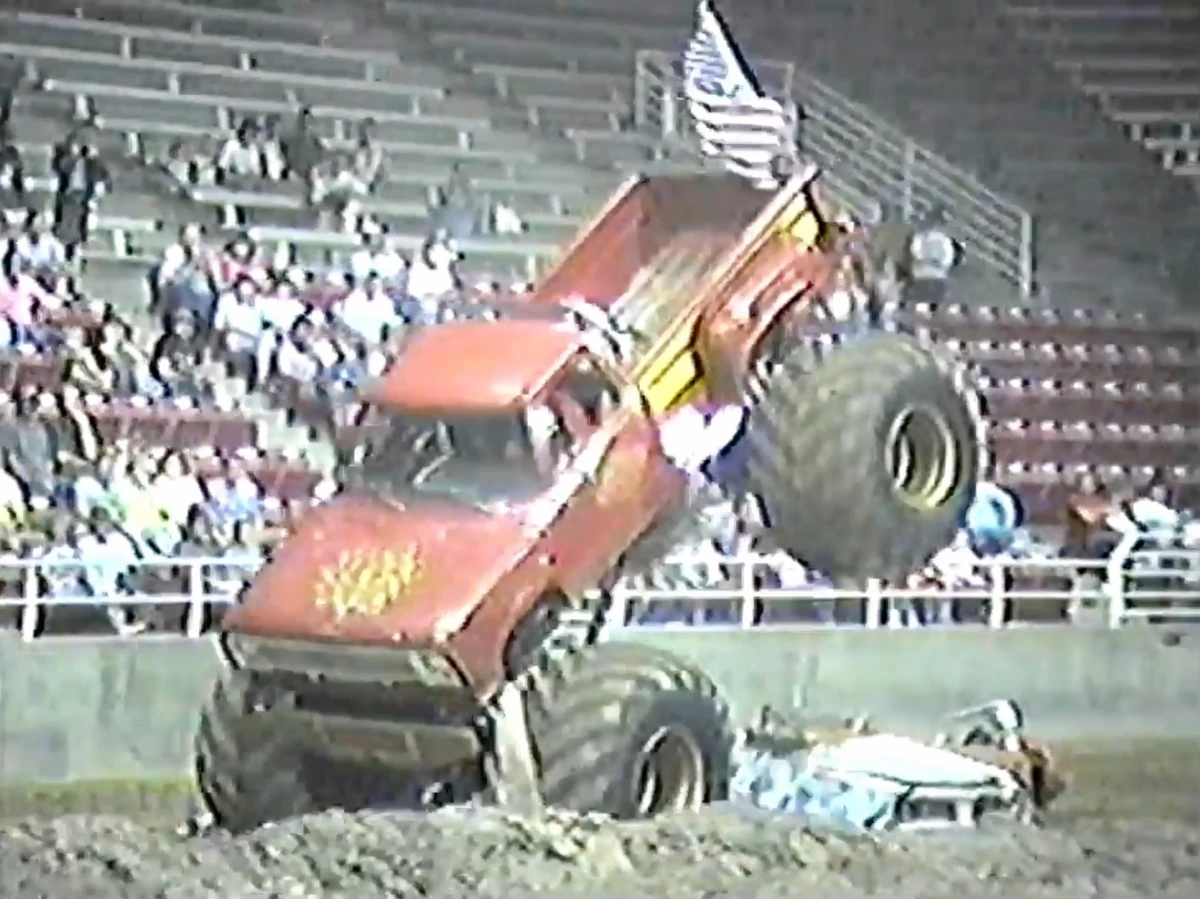 Big Red Express | Monster Trucks Wiki | Fandom