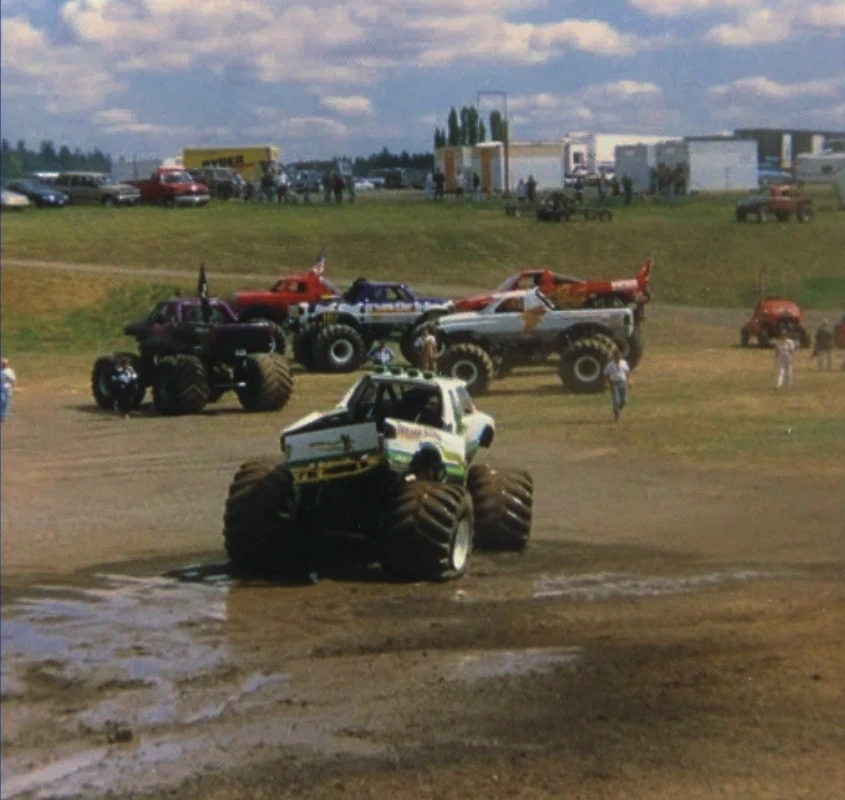 Renegade (KCM) | Monster Trucks Wiki | Fandom