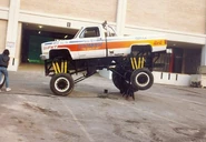 Stomper Bully | Monster Trucks Wiki | Fandom