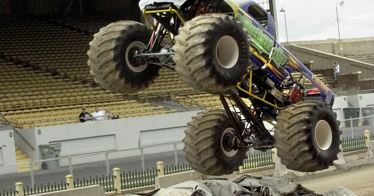 Monster Patrol (Robbins) | Monster Trucks Wiki | Fandom