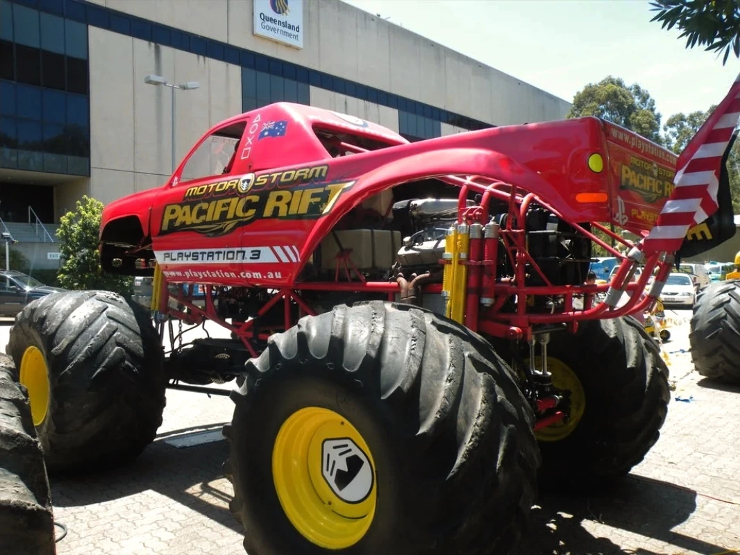 Dessins De Camion Monstre Chevy Hot Rod Coupe With Weirdo Monster