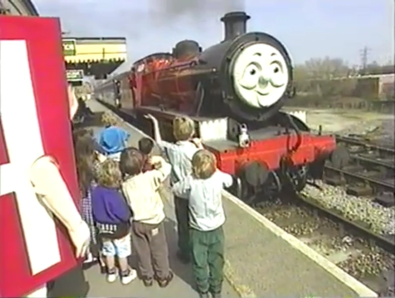 What Does The Train Look Like Since Edwina Cat Has An Accident By ...