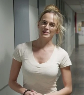 Laura Thomas | Movie Database Wiki | Fandom