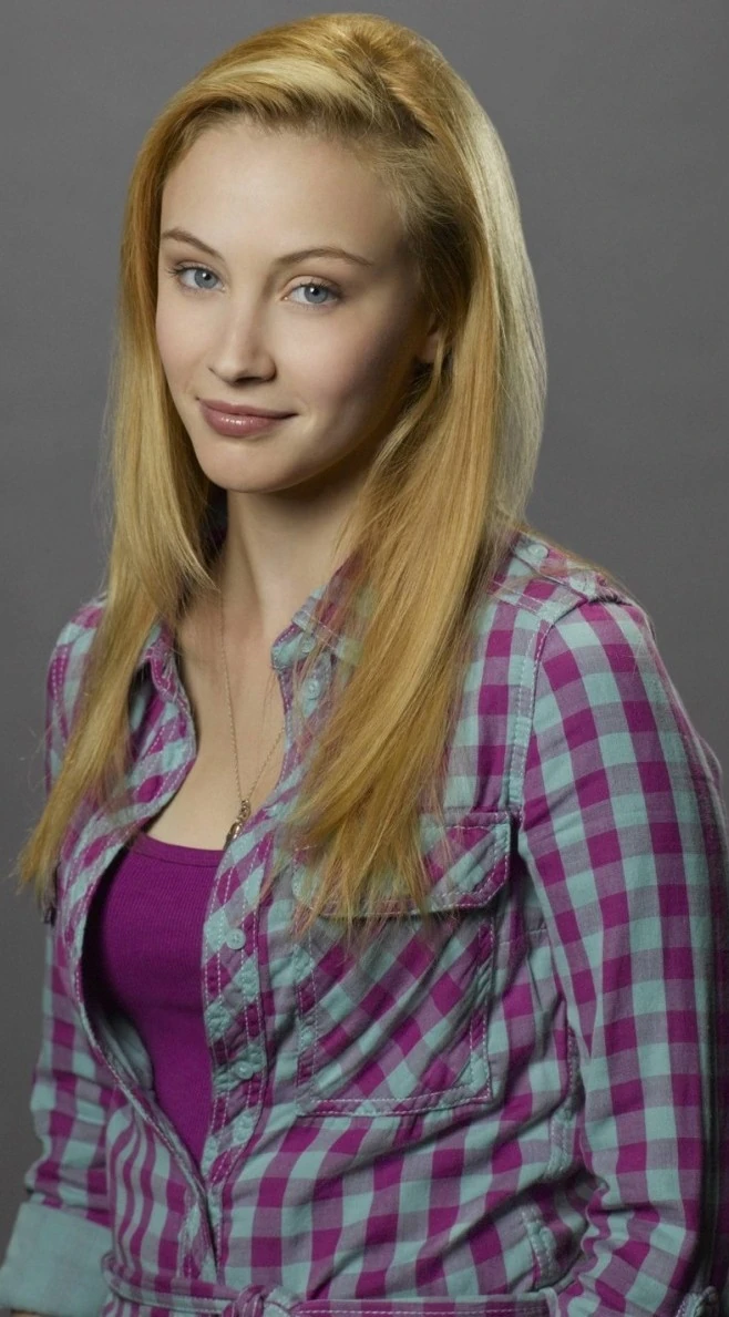 Sarah Gadon | Moviepedia Wiki | Fandom
