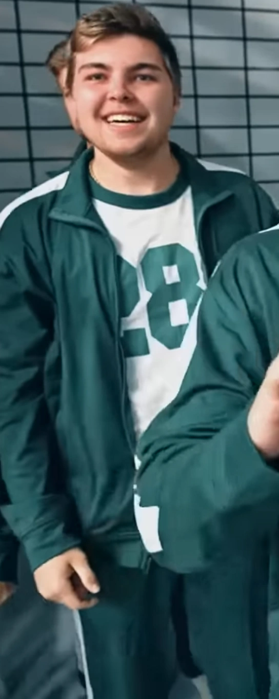 Player 285 | MrBeast Squid Game Wiki | Fandom