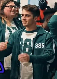 Player 385 | MrBeast Squid Game Wiki | Fandom