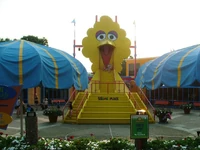 Big Bird Walkway | Muppet Wiki | Fandom
