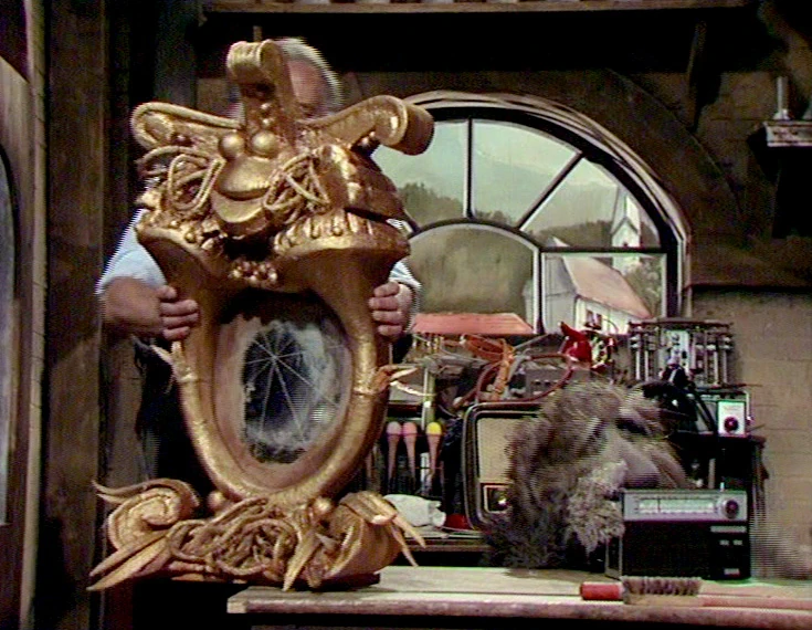 Episode 501: Mirror, Mirror | Muppet Wiki | Fandom