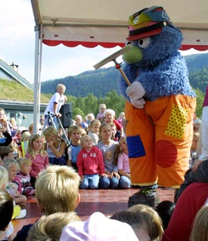 Sesam Stasjon walk-around characters | Muppet Wiki | Fandom