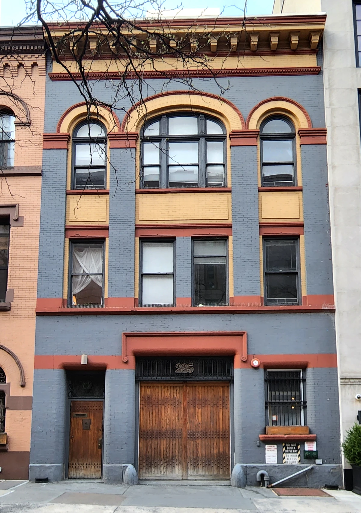 The Carriage House | Muppet Wiki | Fandom