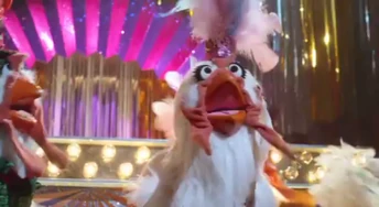 Similarities between It's a Very Merry Muppet Christmas Movie and The ...