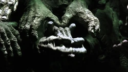 Labyrinth 1986 Helping Hands