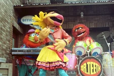 Muppets on Location: Days of Swine and Roses | Muppet Wiki | Fandom