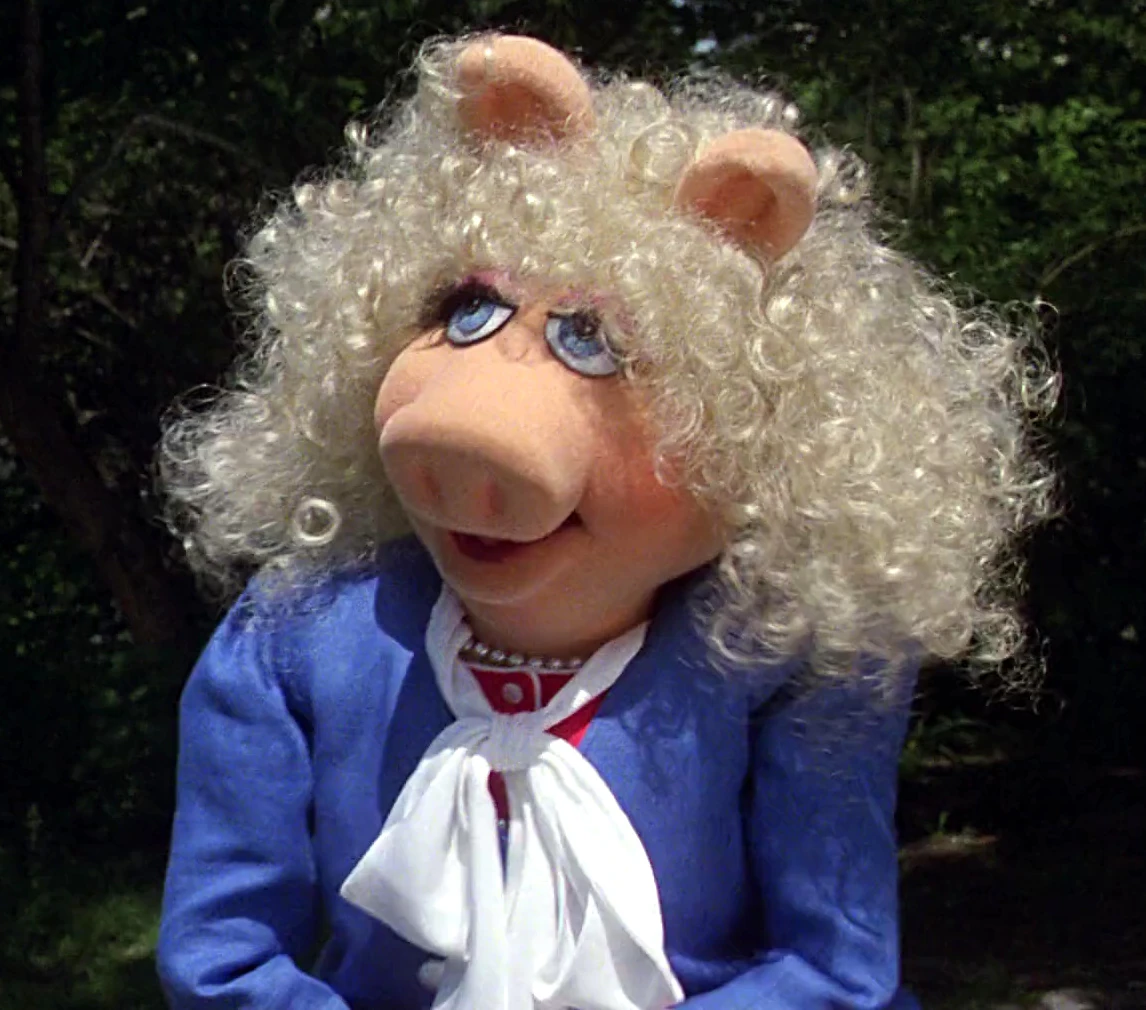 Muppets Miss Piggy Brown Hair