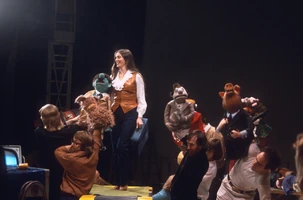 Episode 402: Crystal Gayle | Muppet Wiki | Fandom