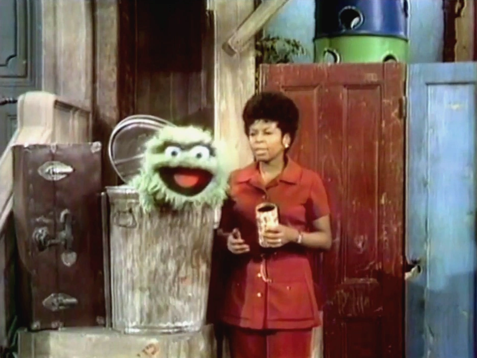 Surprise! (Moss) | Muppet Wiki | Fandom