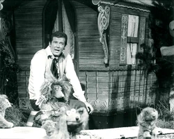 Episode 524: Roger Moore | Muppet Wiki | Fandom