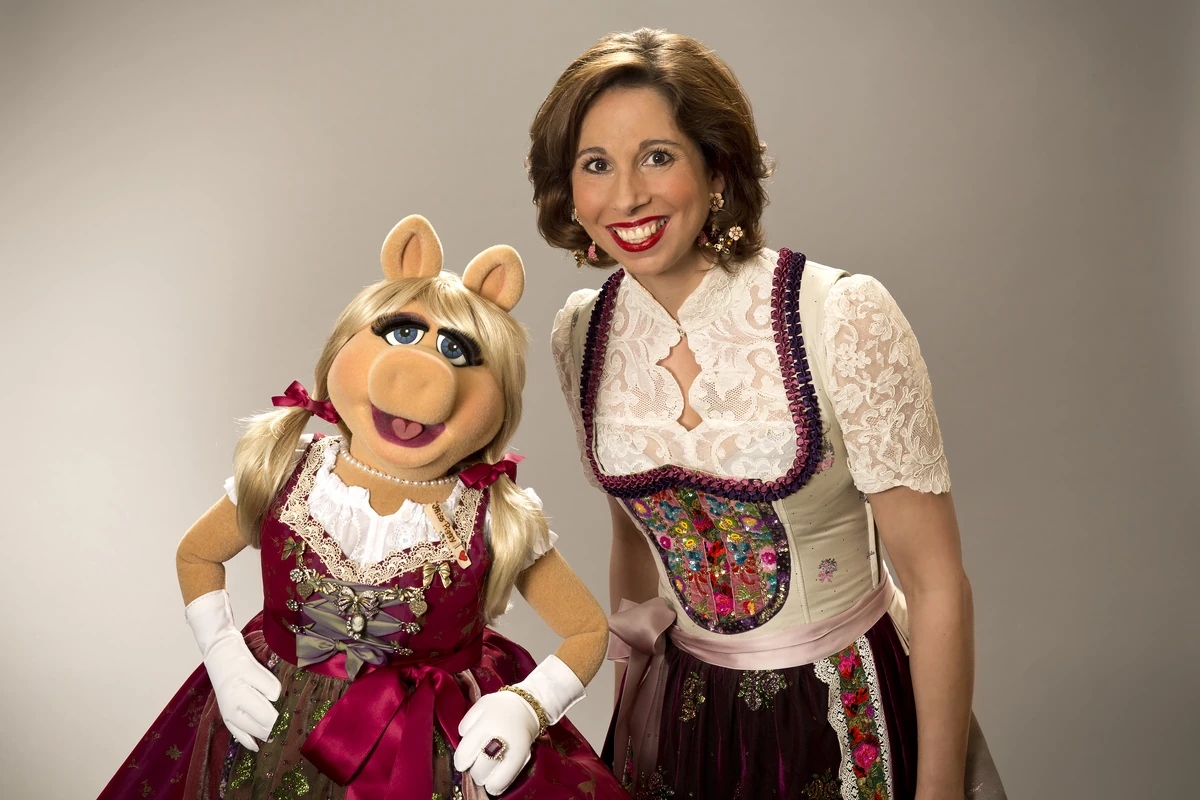 Lola Paltinger | Muppet Wiki | Fandom