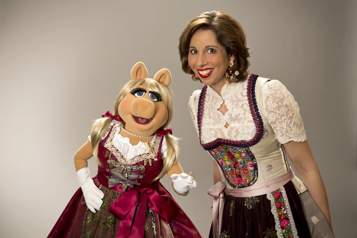 Lola Paltinger | Muppet Wiki | Fandom