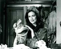 Episode 419: Lynda Carter | Muppet Wiki | Fandom
