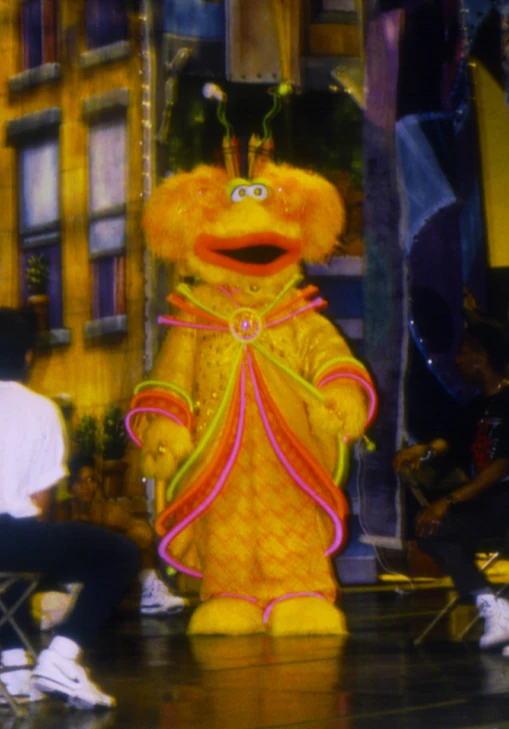 The Yellow Queen | Muppet Wiki | Fandom