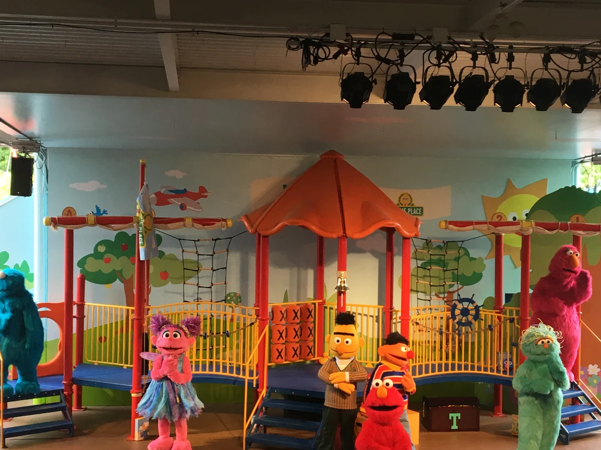 Elmo and the Bookaneers (stage show) | Muppet Wiki | Fandom