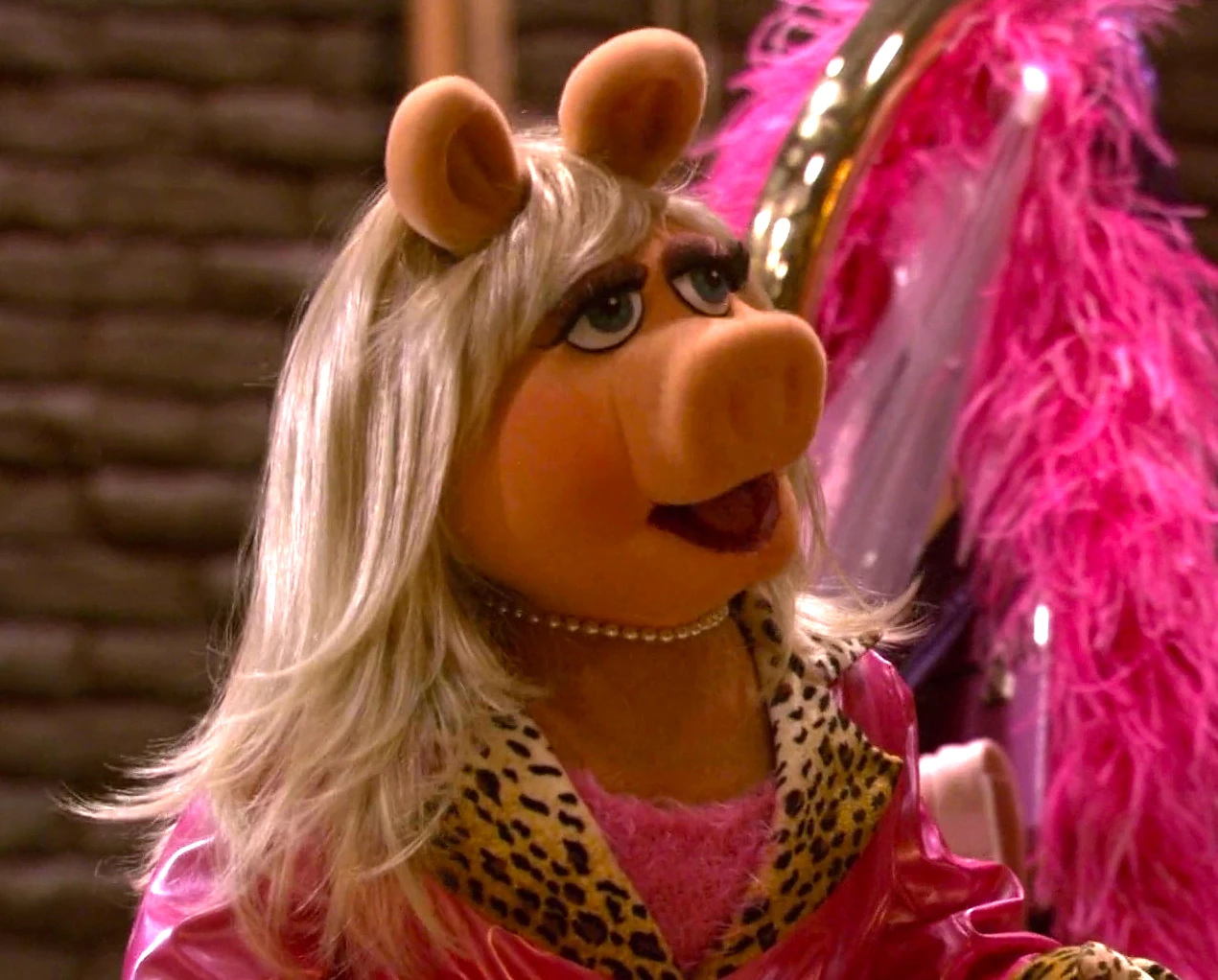 Muppets Miss Piggy Brown Hair