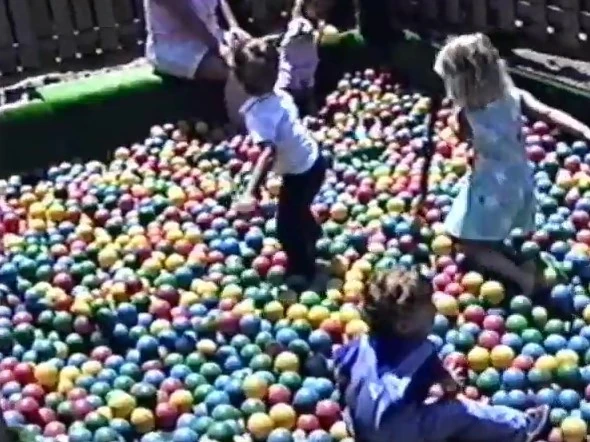 Little Bird's Court | Muppet Wiki | Fandom