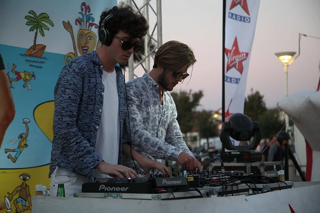 Ofenbach | Muzyka | Fandom