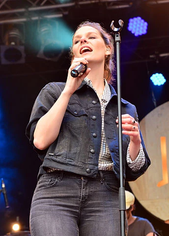 Juli | Muzyka | Fandom