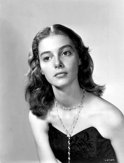 Alessia Russell | My Alternate Universe :) Wiki | Fandom