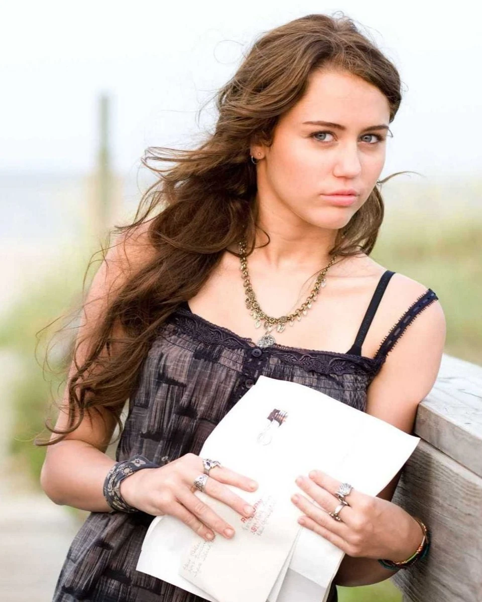 Ronnie Miller | Wiki My Characters | Fandom