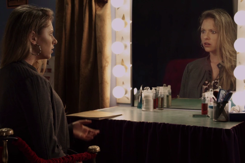 Mirror/rorriM | My Babysitter's a Vampire Wiki | Fandom