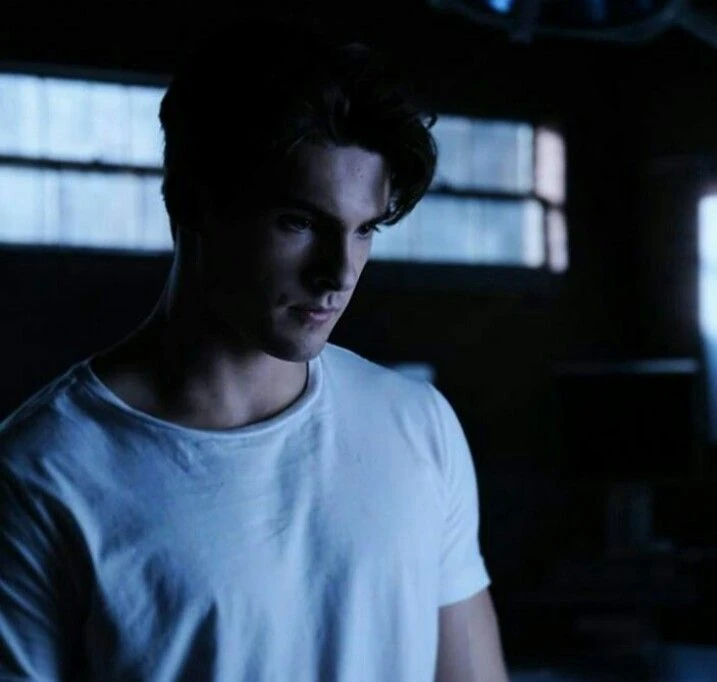 Theo Raeken | Myfictoncharacters Wiki | Fandom