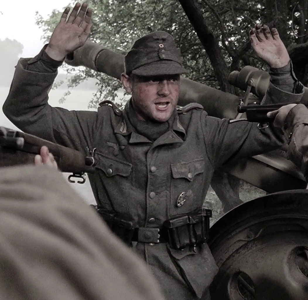Surrendering German | Deutsche Soldaten Wiki | Fandom